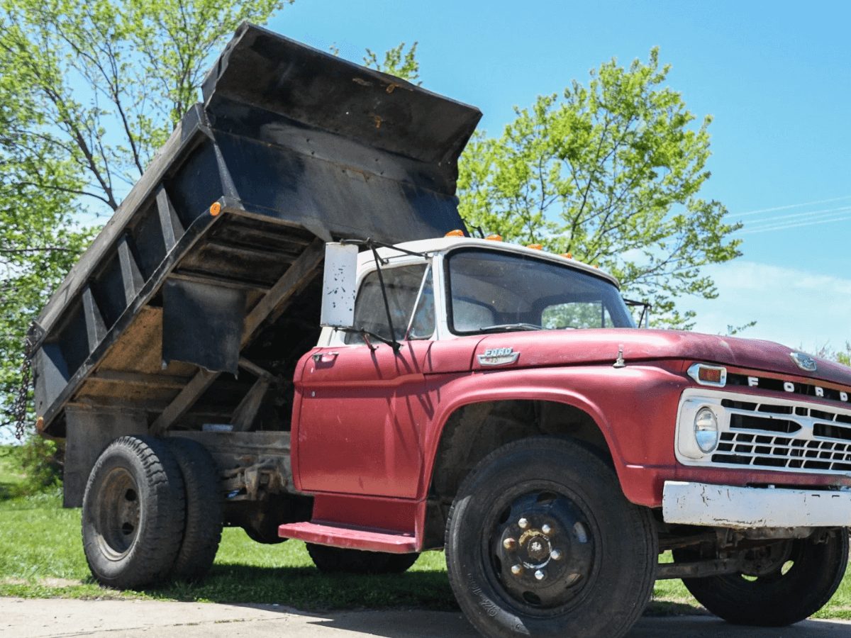 Small Dump Truck | Pilotruck
